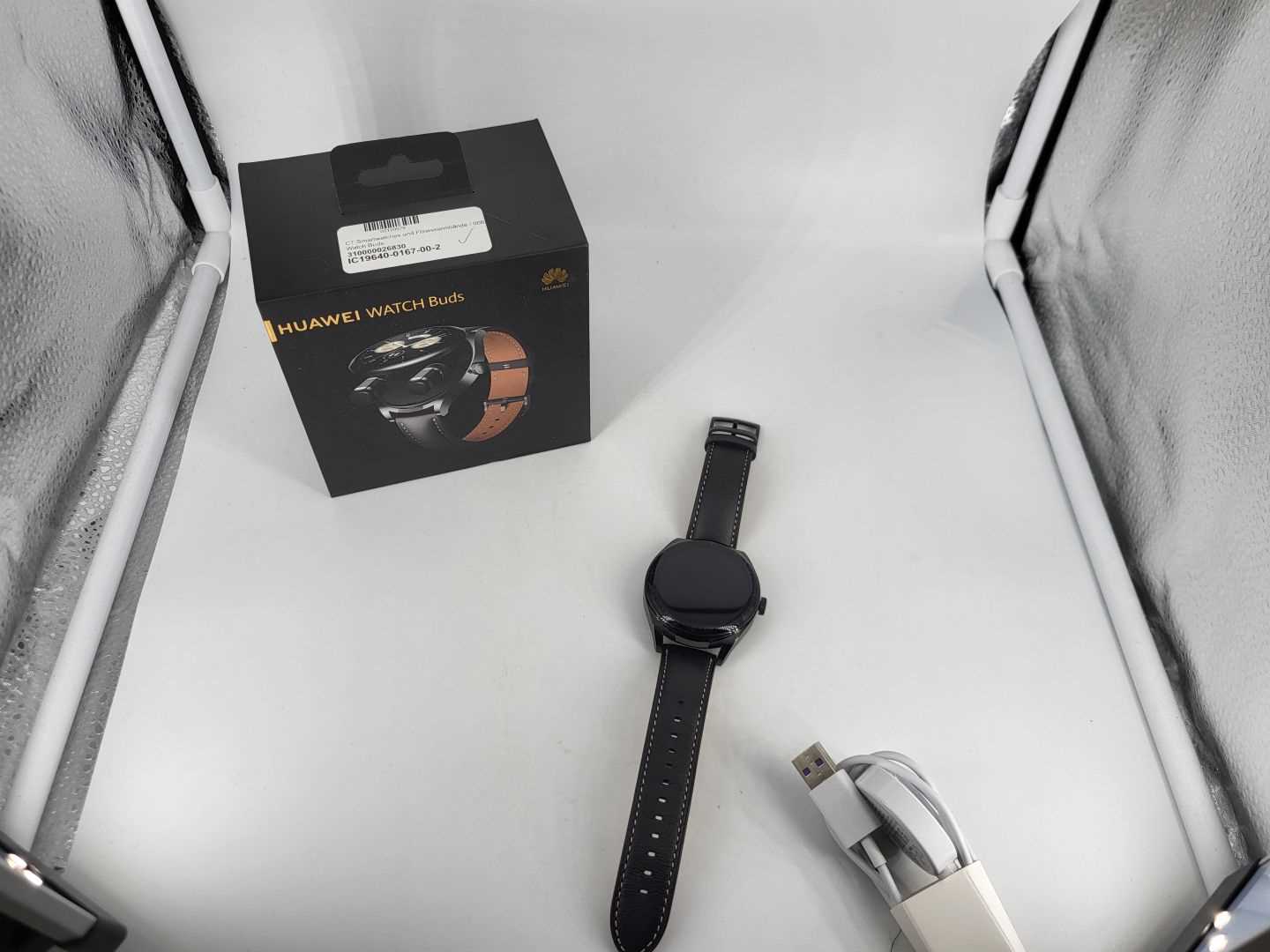 Lot 232 - Smartwatch