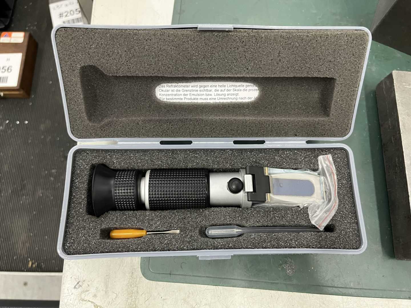 Lot 83 - Handrefraktometer