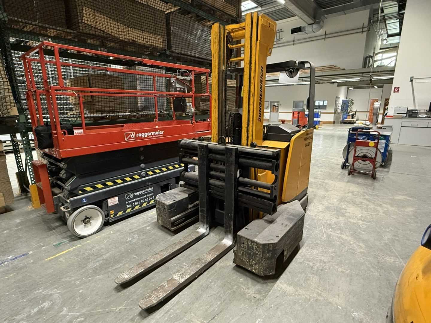 Lot 8 - 4-Wege-Stapler mit Triplexmast