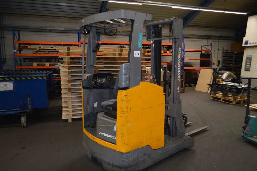 Lot 573 - Elektro-Seitsitz-Schubmast-Gabelstapler