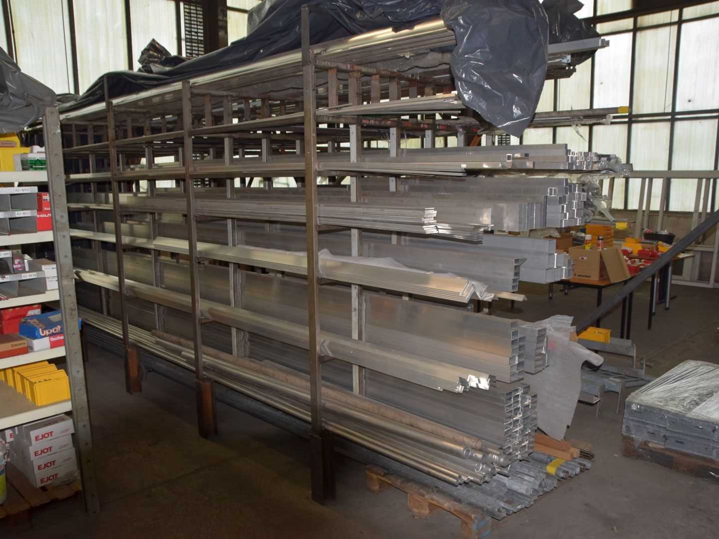 Lot 116 - Alu- & VA-Metallprofile