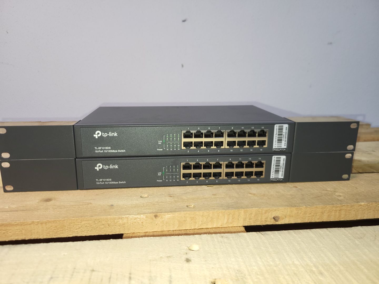 Lot 12 - 16-Port Switch (2x)